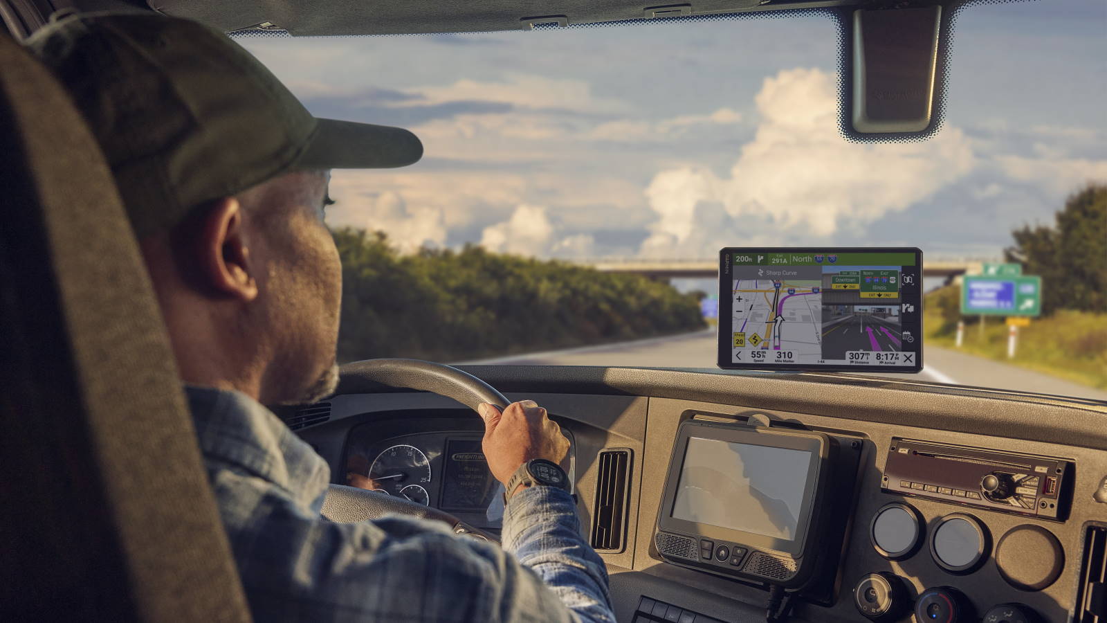 Garmin dezl LGV620 6-inch GPS Truck Sat Nav | Harvey Norman