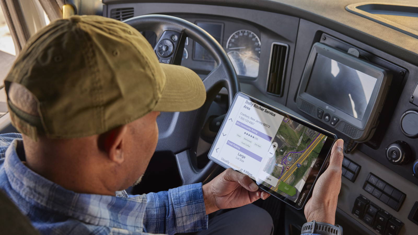 Garmin dezlCam LGV725 7-inch GPS Truck Sat Nav with Built-in Dash Cam ...