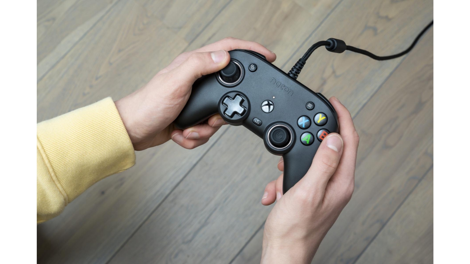 RIG PRO Compact Xbox Series XS Controller - Black | Harvey Norman