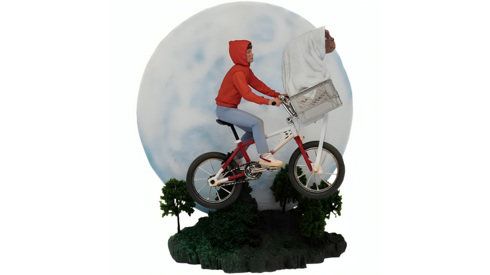 Movies E.T. and Elliot Deluxe 1:10 Scale Statue | Harvey Norman