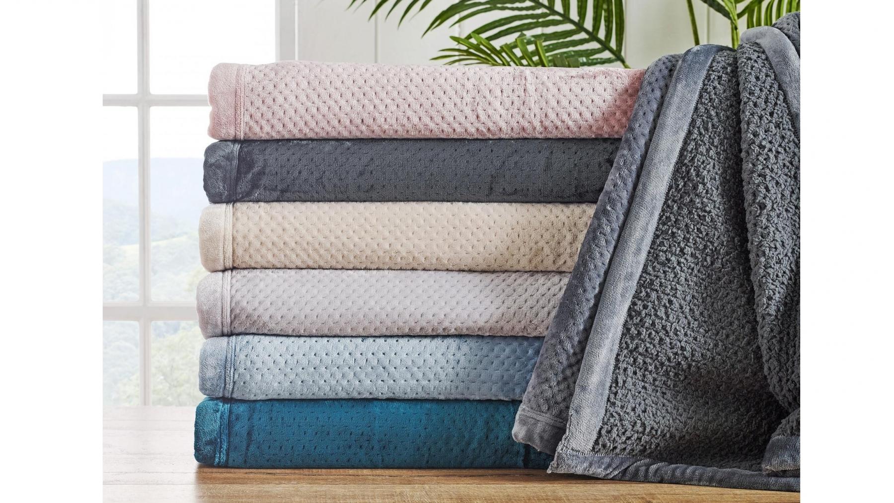 L'Avenue Alaska Mauve Blanket | Harvey Norman