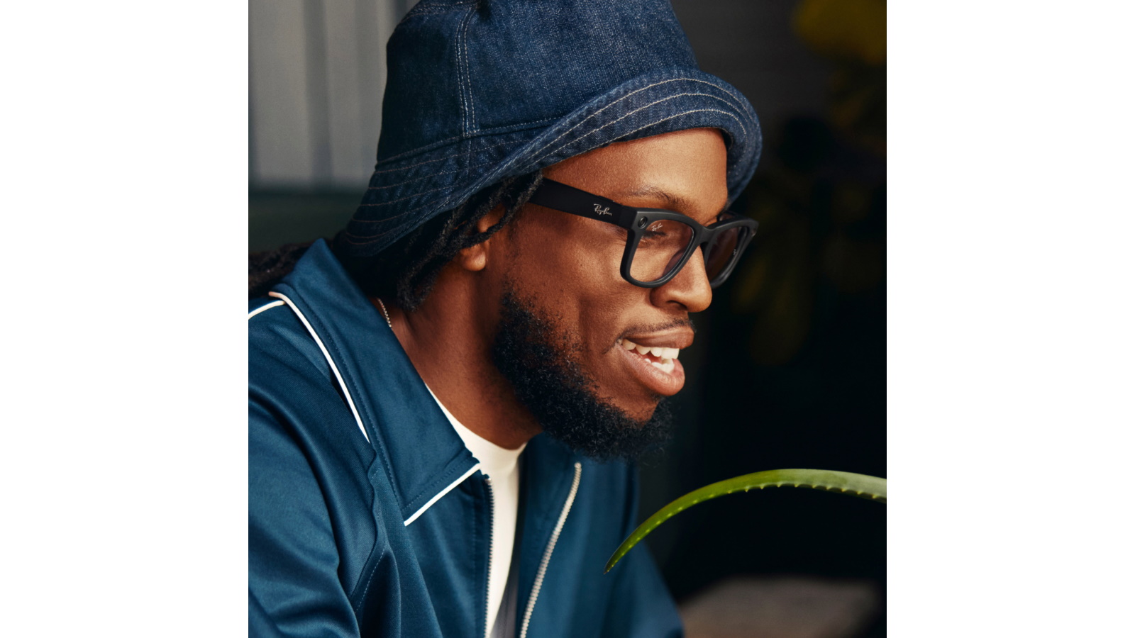 Ray-Ban Meta Skyler AI Glasses - Shiny Chalky Grey Frame with Clear to ...