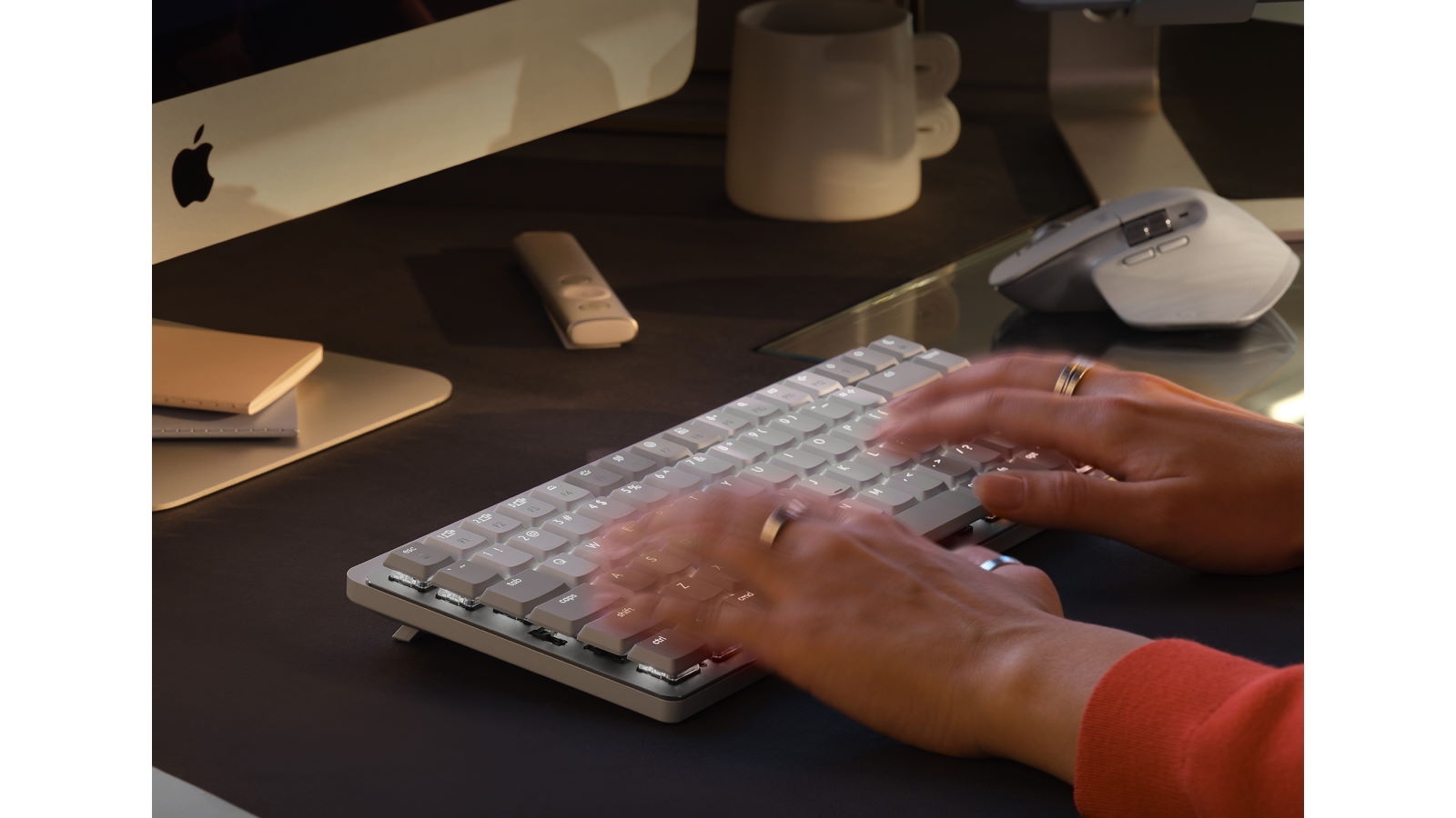 Logitech MX Mechanical Mini for Mac Minimalist Wireless Illuminated ...