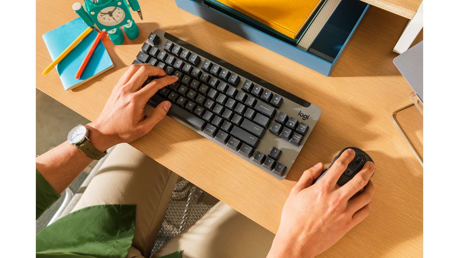 Logitech Signature K855 Wireless Mechanical Tenkeyless Keyboard ...