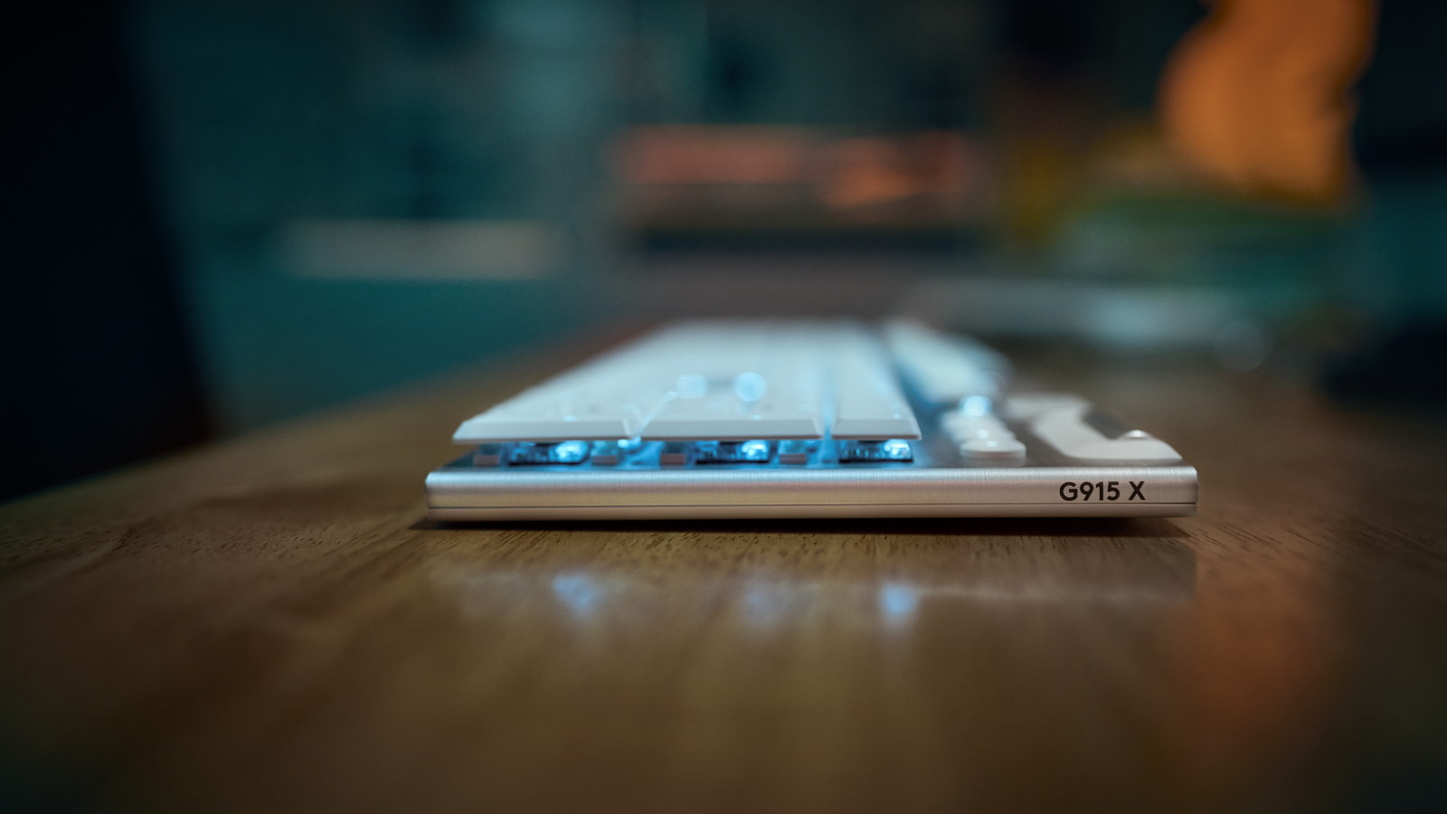 Logitech G915 X LIGHTSPEED Low-Profile Wireless Gaming Keyboard - White ...