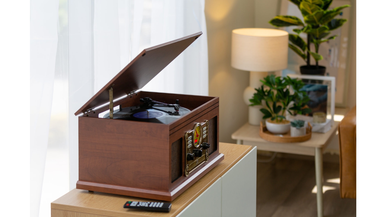 Lenoxx Bluetooth Retro Music Centre Turntable | Harvey Norman
