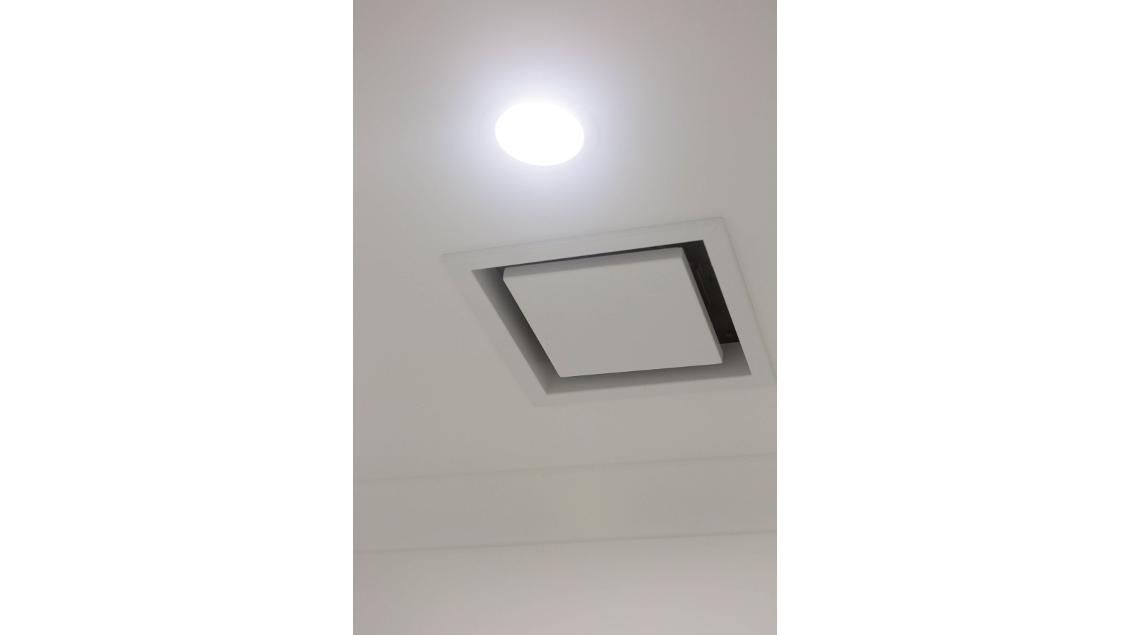 Schweigen Silent Multi Purpose Exhaust Fan with White Square Recessed ...