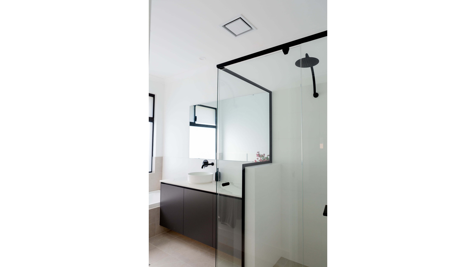 Schweigen Silent Multi Purpose Exhaust Fan with White Square Recessed ...