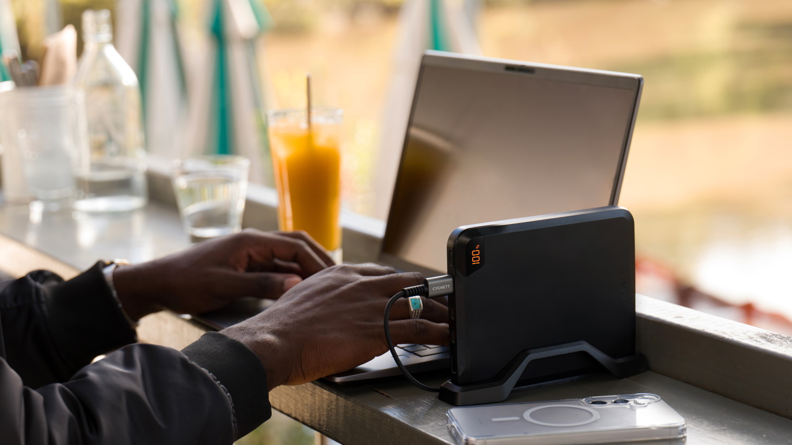 Cygnett VERTPWR 25000mAh Laptop Power Bank + Stand - Black | Harvey Norman