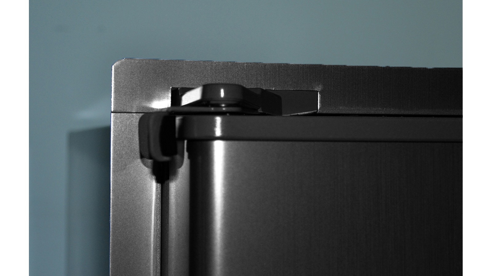 Evakool Platinum 95L Upright Fridge Freezer Mounting Kit - Black ...