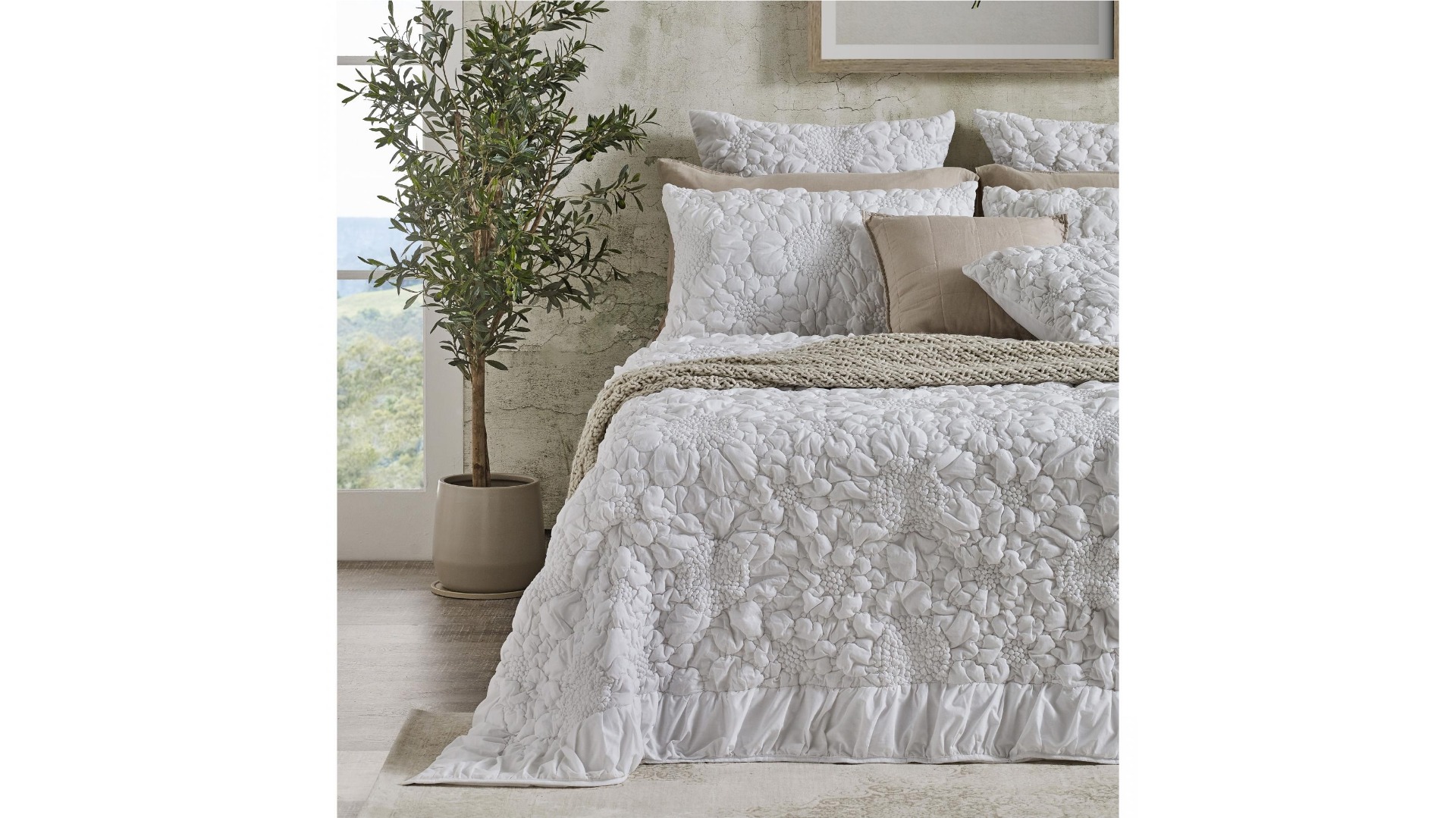 L'Avenue Luxury Magnolia White Quilt Cover Set | Harvey Norman