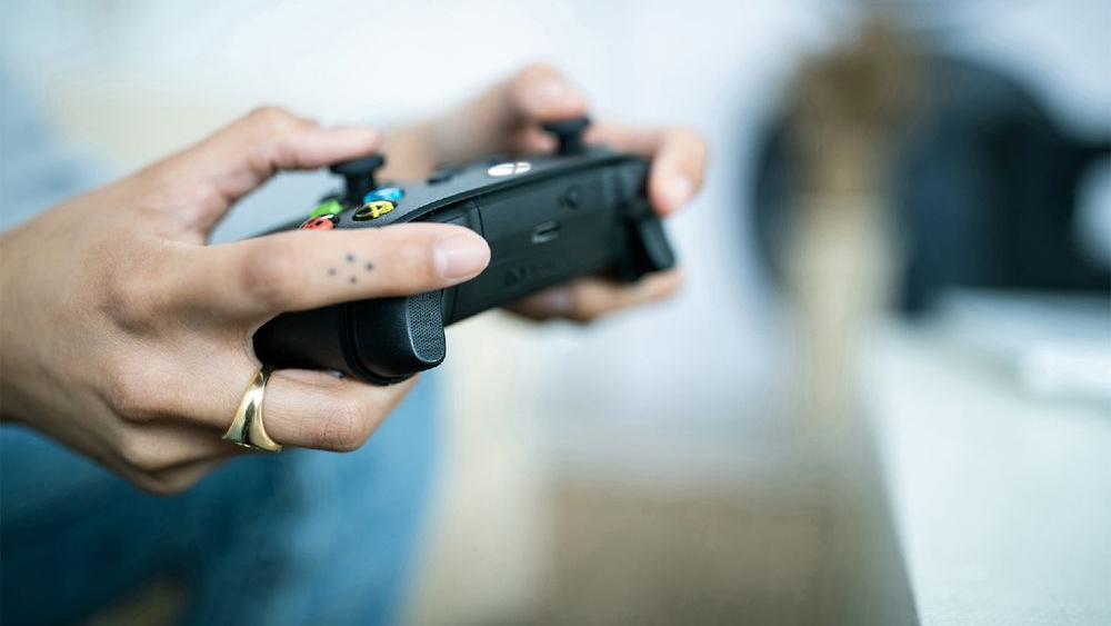 Xbox Wireless Controller + USB-C Cable - Black | Harvey Norman