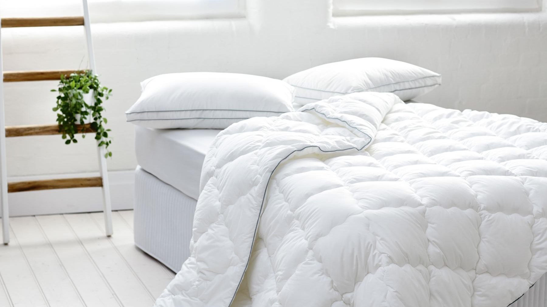 The Luxury Bedding Company Deluxe Sustans/Wool Quilt | Harvey Norman