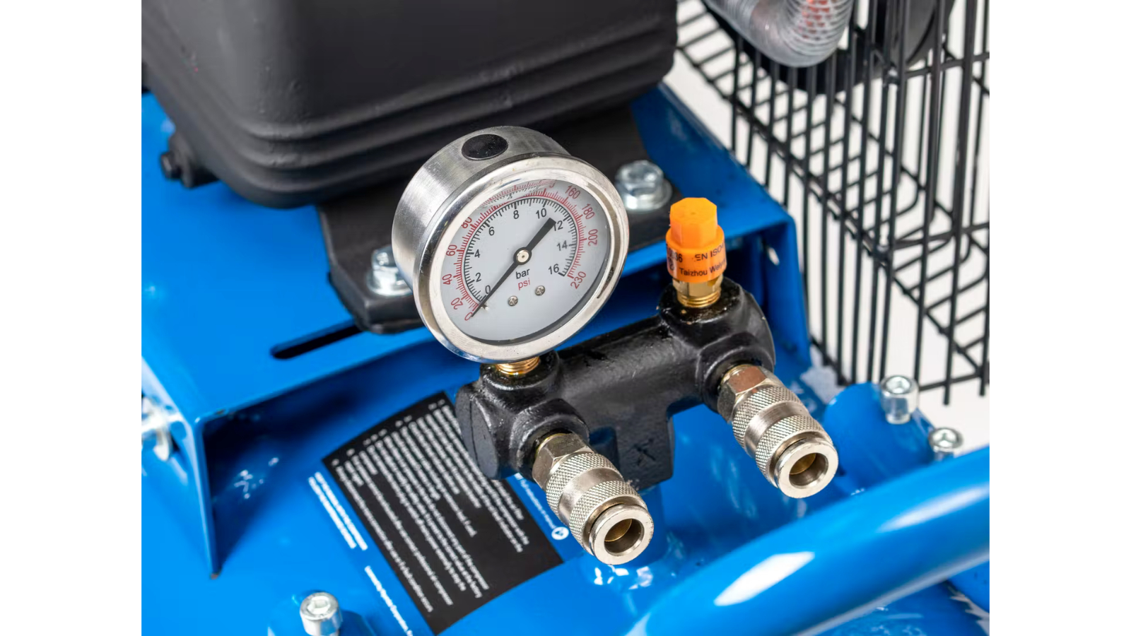 Hyundai 6.5HP Piston4 Stroke Portable Air Compressor HYAC65100BD ...