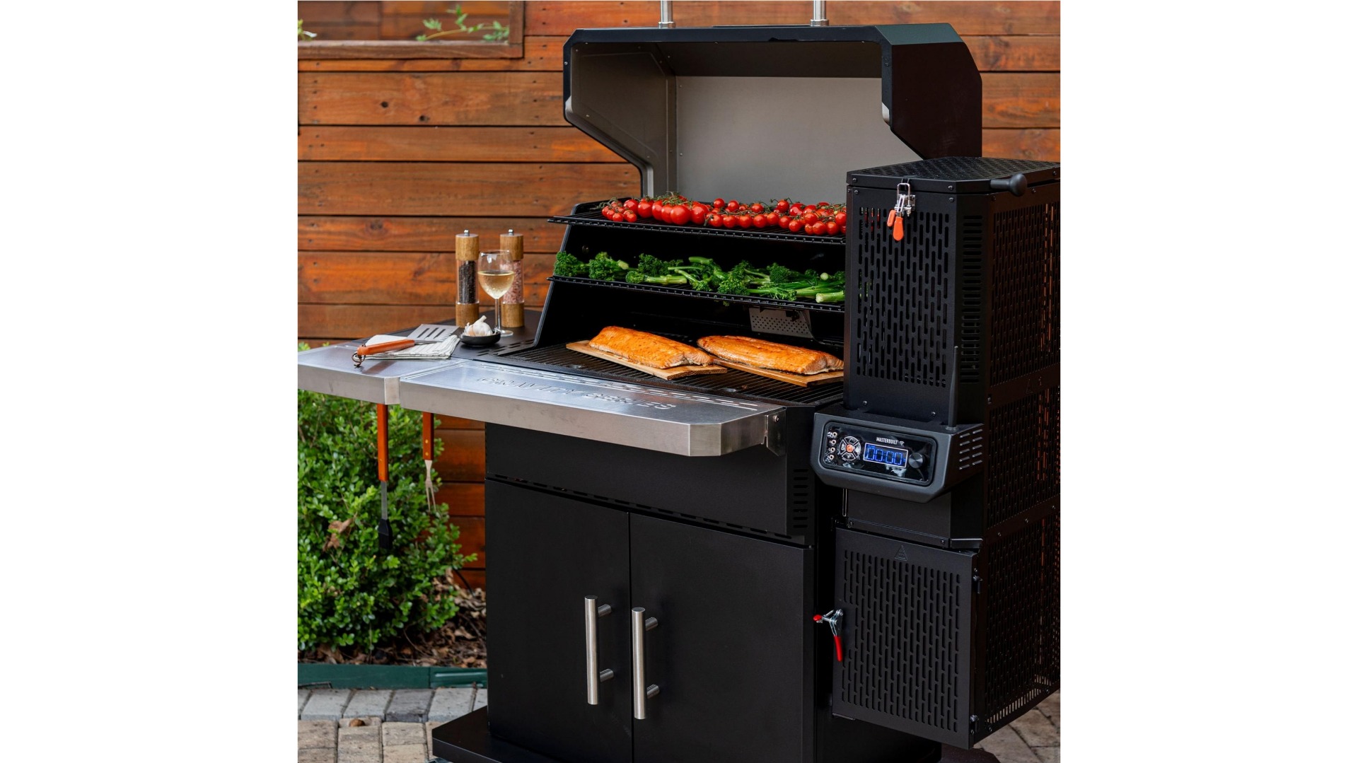 Masterbuilt Gravity Series 1150 Digital Charcoal Grill and Smoker ...