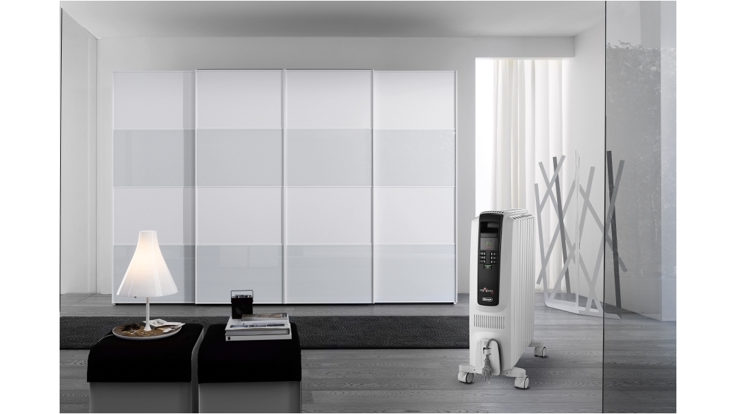 De'longhi 2400W Oil Column Heater | Harvey Norman