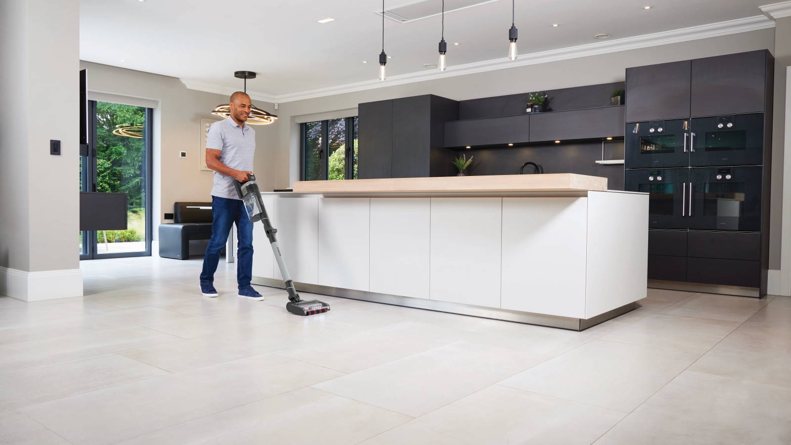 Shark Stratos Pet Pro Plus Stick Vacuum | Harvey Norman