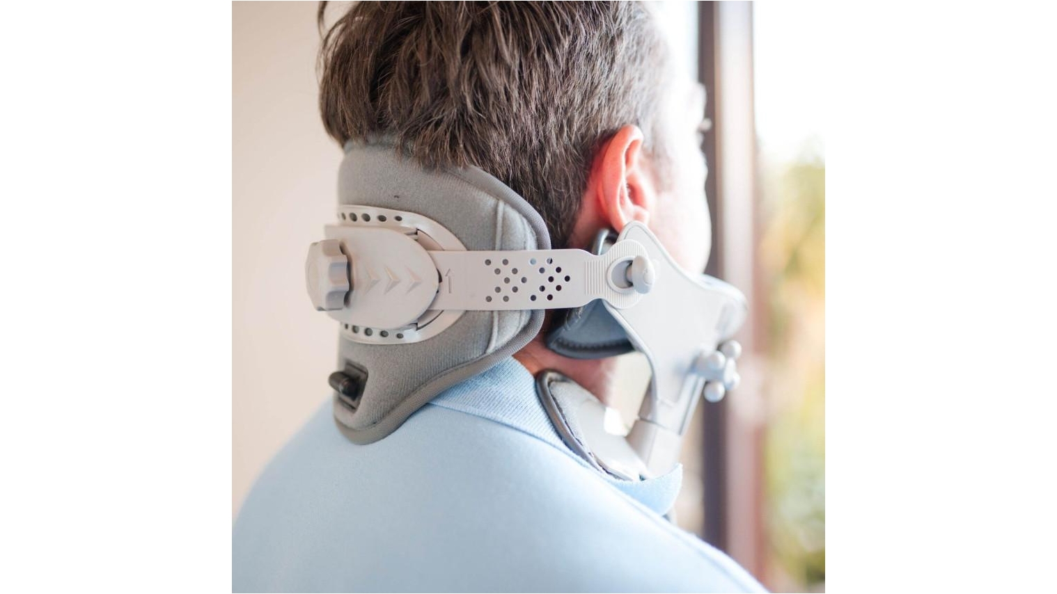 Caremax Thermal Cervical Collar Traction Brace with Adjustable Neck ...