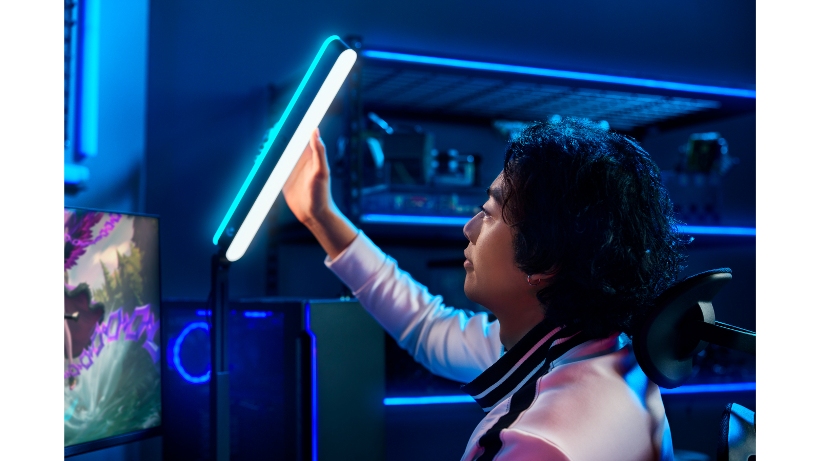 Logitech G Litra Beam LX Dual-Sided RGB Streaming Key Light | Harvey Norman