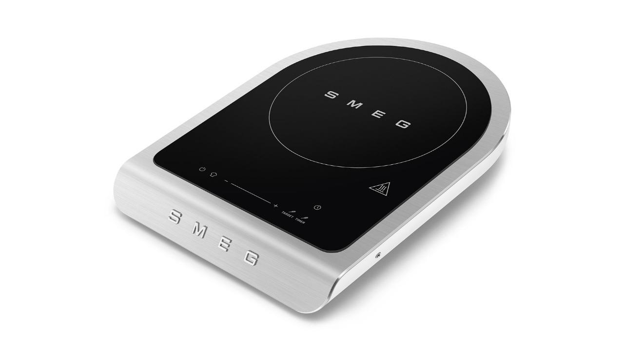 Smeg Portable Induction Cooktop - Matte White | Harvey Norman