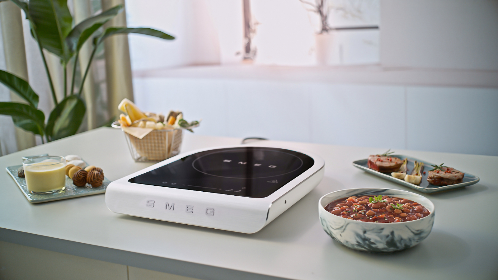 Smeg white induction hob store