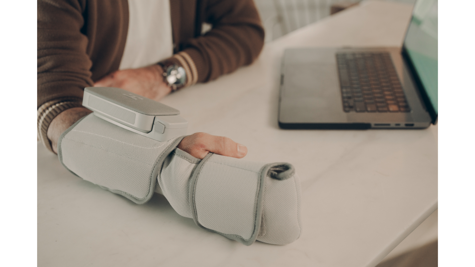 Homedics ModulAir Compression Massage System - Hand and Wrist Wrap ...