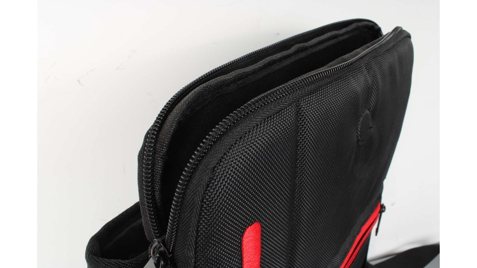 SwissTech 15.6-inch Firewall Laptop Slip Case - Black/Red | Harvey Norman