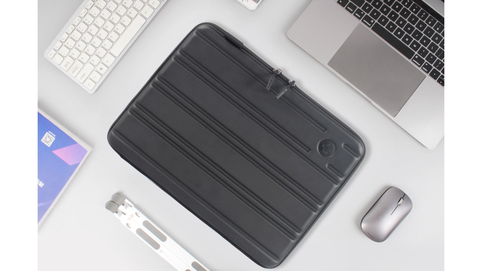 SwissTech 14-inch Hard Case - Black | Harvey Norman