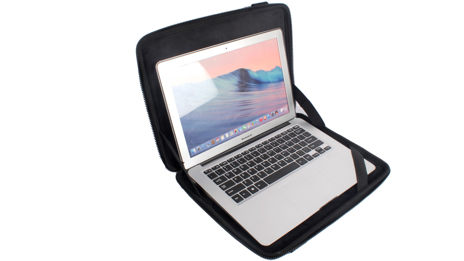 SwissTech 14-inch Hard Case - Black | Harvey Norman