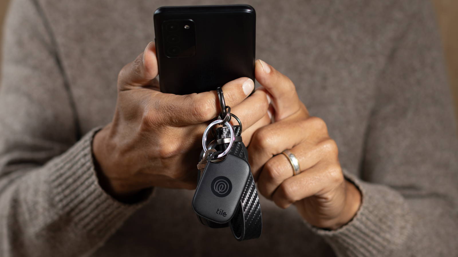 Tile Pro (2024) 2 Pack - Black/White | Harvey Norman