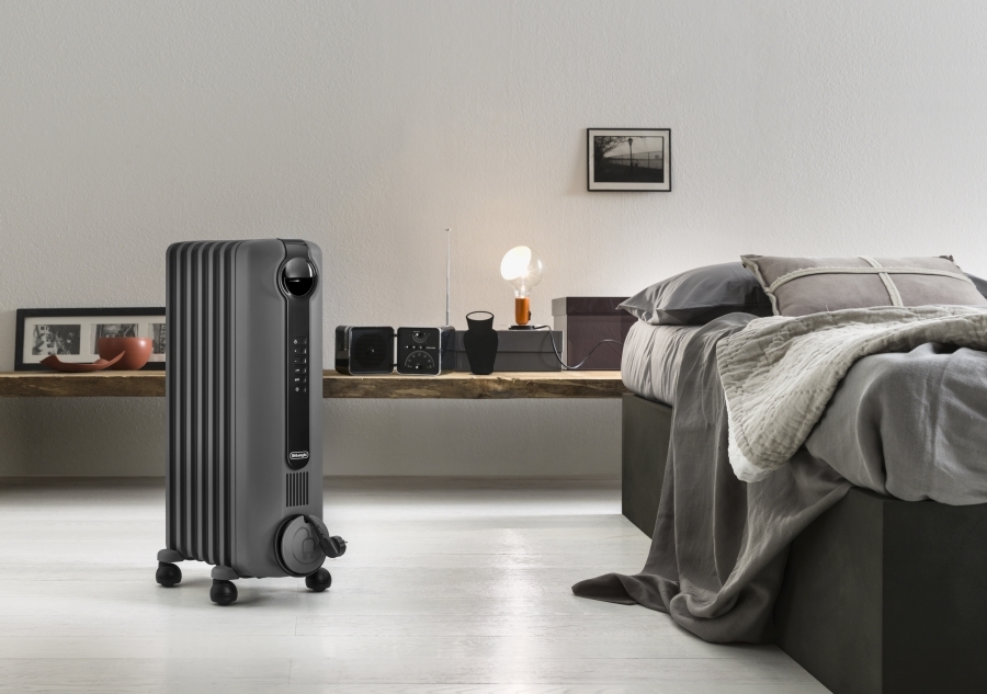 De'Longhi 1500W Radia S Digital Oil Column Heater | Harvey Norman