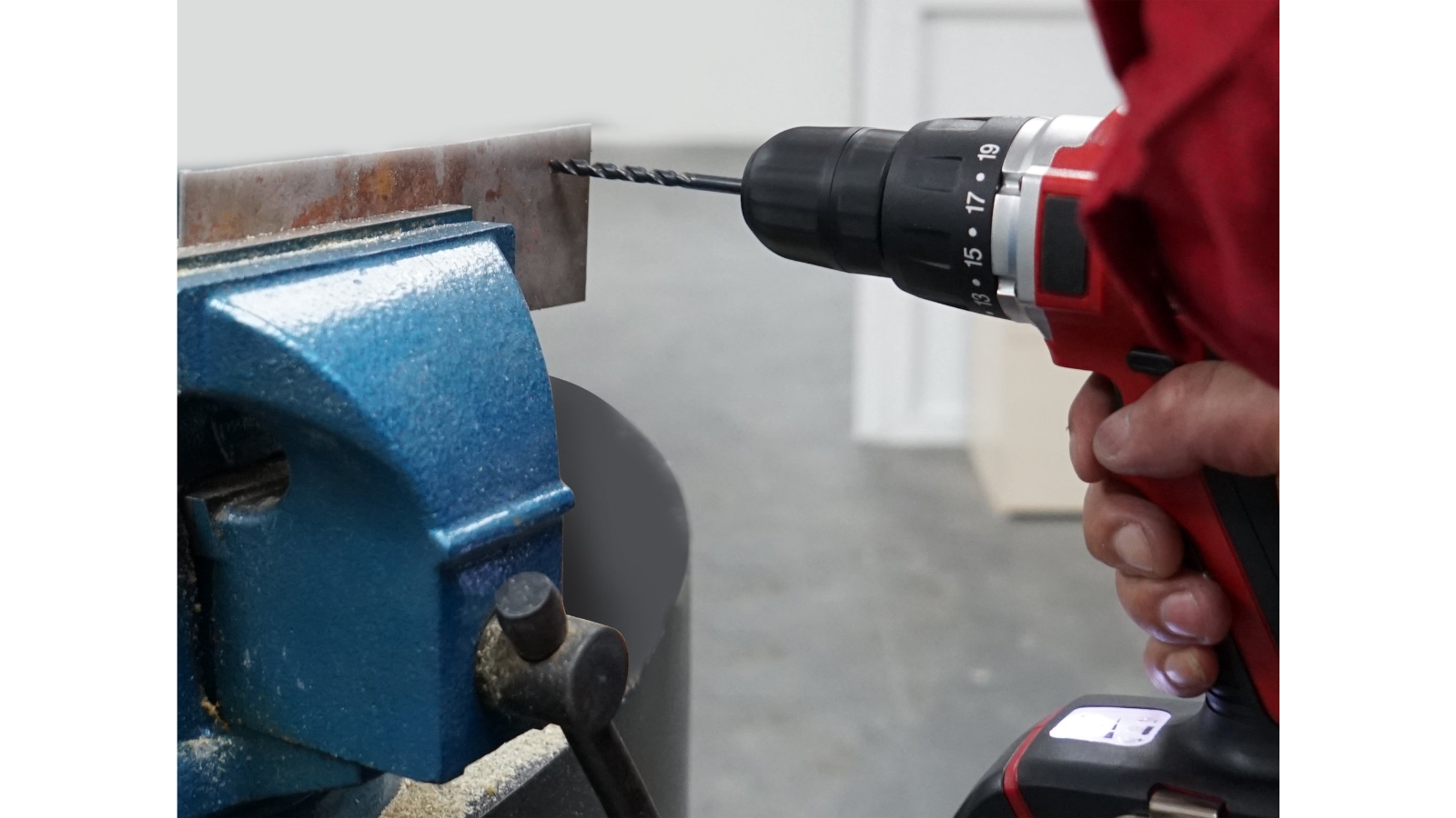 Electric screwdriver and drill in one store
