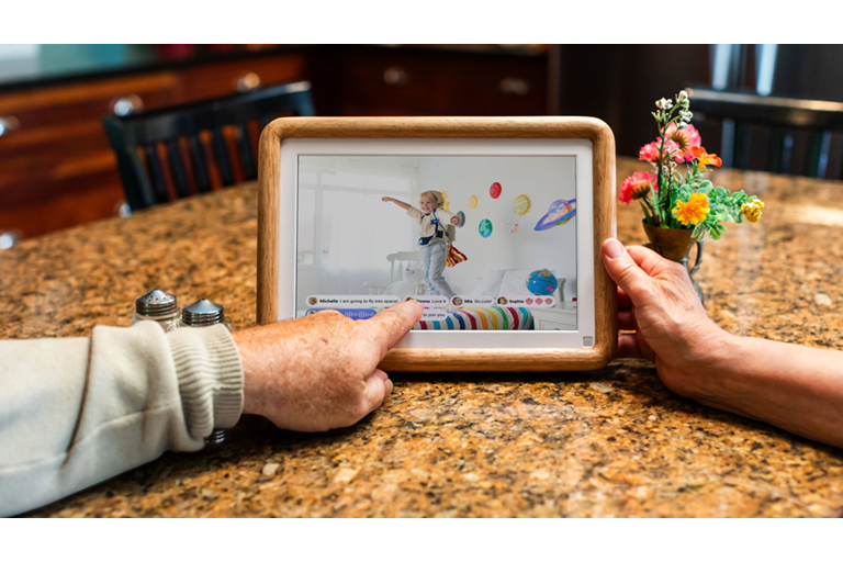 myFirst Frame Live 10-inch Digital Photo Frame - White | Harvey Norman