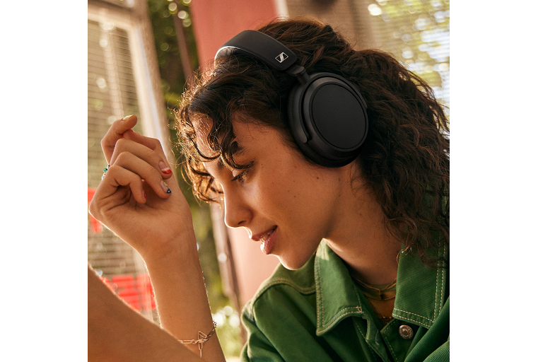Sennheiser ACCENTUM Plus Wireless Headphones | Harvey Norman