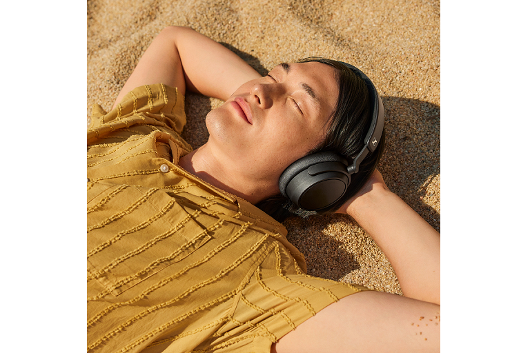 Sennheiser ACCENTUM Plus Wireless Headphones | Harvey Norman