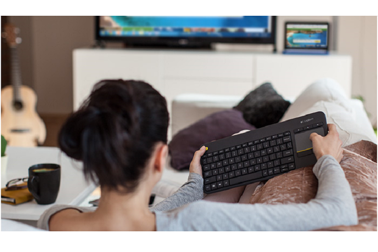 Logitech K400 Plus Wireless Keyboard with Touchpad | Harvey Norman