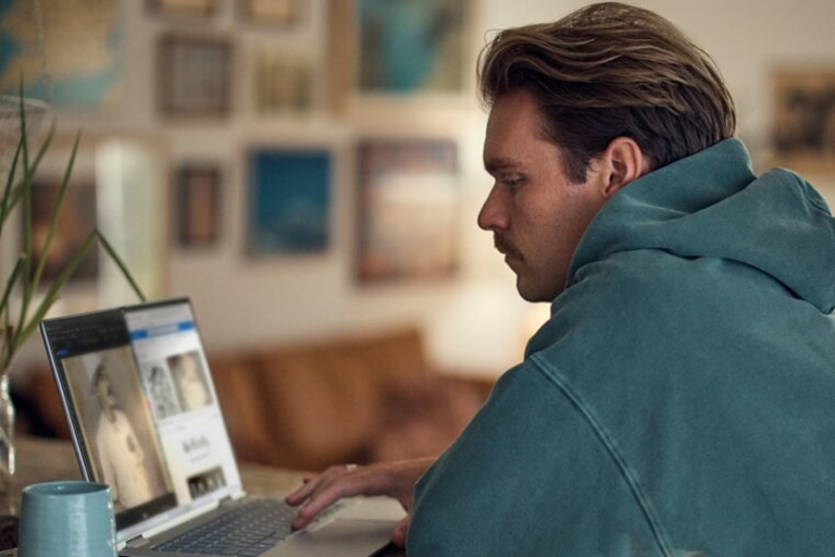 HP Envy x360 EVO 15.6-inch OLED i5-1335U /16GB/512GB SSD 2 in 1 Device ...