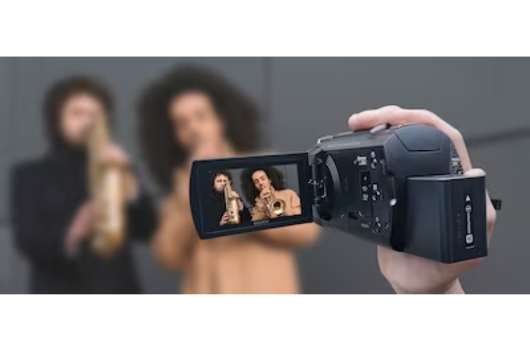 Sony AX43A 4K Handycam with Exmor R CMOS Sensor | Harvey Norman