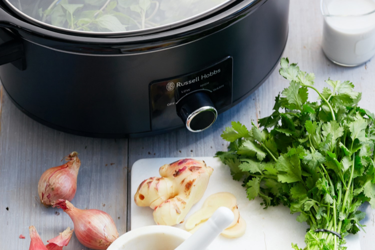 Russell Hobbs 7L Slow Cooker - Matte Black | Harvey Norman