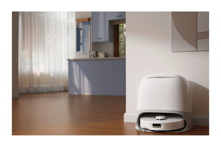 Roborock Qrevo Curv Robotic Vacuum and Mop - White | Harvey Norman