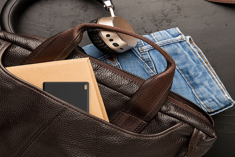 Laser Slim Card Smart Tag with Wireless Charging | Harvey Norman